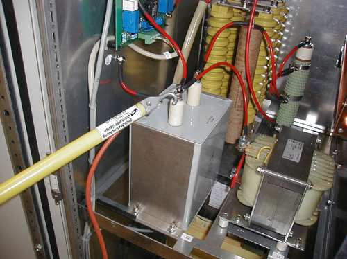 EC002794 - Single-pole earthing and discharge device